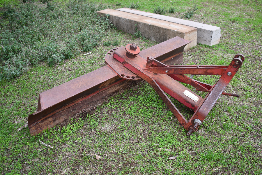 Lot 39 - Jarrett rear blade | AuctionsPlus
