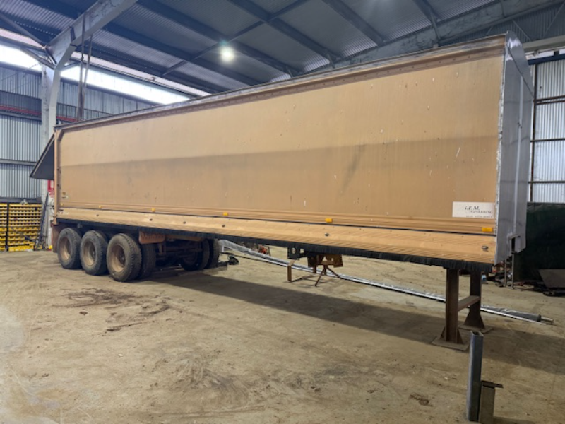 Lot 4 - SFM ALUMINIUM TIPPER | AuctionsPlus