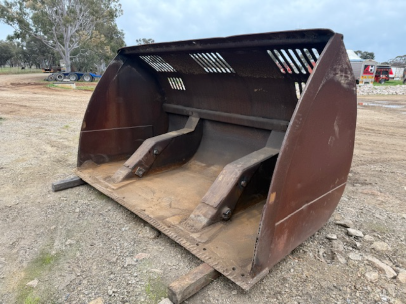 HIGH TIP BUCKET | AuctionsPlus