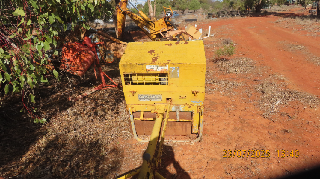 Lot 41 - Vibroll 28WM Roller | AuctionsPlus