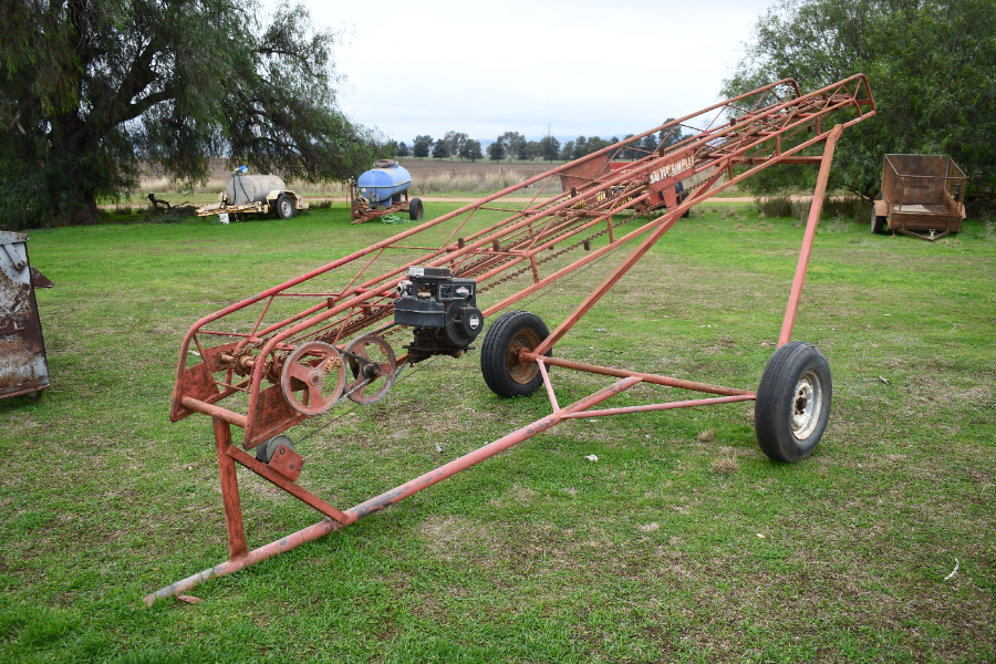 Lot 45 - Baltic Simplex small bale elevator | AuctionsPlus