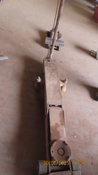 Large Trolley Jack | AuctionsPlus