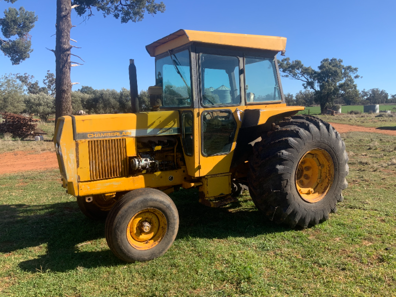 Lot 5 - Tractor | AuctionsPlus
