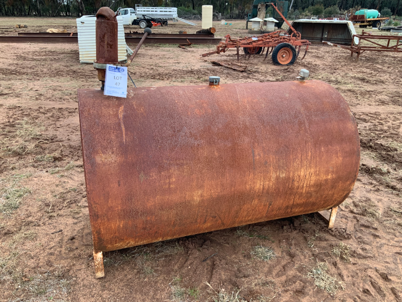 Lot 47 - Fuel Tanks | AuctionsPlus