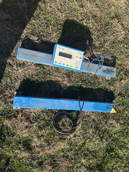Lot 47 - Iconix FX21 Load Cells Plus Screen | AuctionsPlus