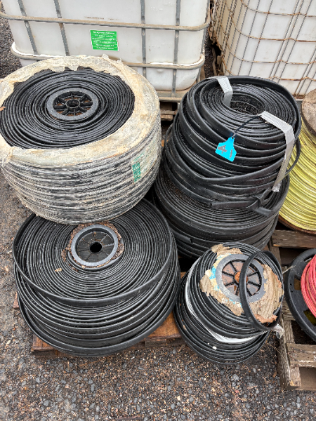 Lot 41 - Pallet - rolls of drip line | AuctionsPlus