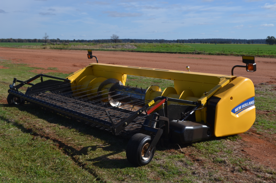 Lot 195 - 2015 Canola Pick-up Front | AuctionsPlus