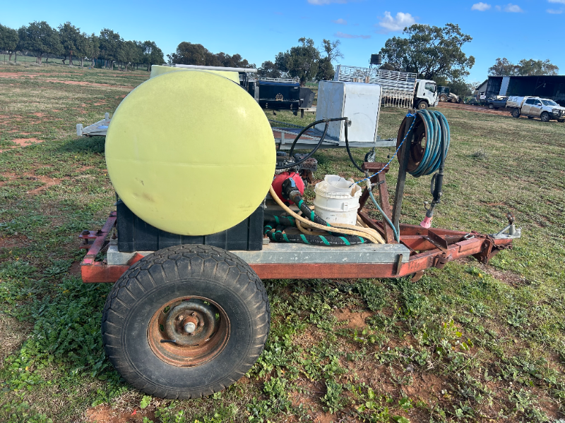 LOT 15 - FIRE FIGHTER & SPOT SPRAYER - 600L | AuctionsPlus
