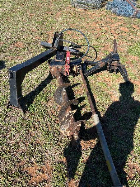 LOT 63 - HYDROLIC POST HOLE DIGGER | AuctionsPlus