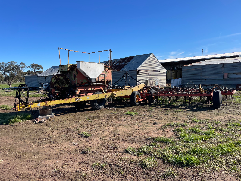 Lot 28 - Alfarm Airseeder, cart and bar. | AuctionsPlus
