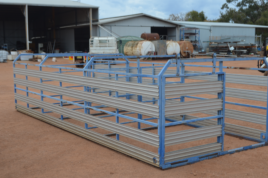 Lot 137 - 6m Sheep Crate | AuctionsPlus