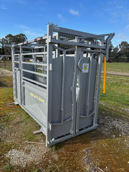 Lot 291 - LEICHTS CIA JACKAROO PROCHUTE CRUSH | AuctionsPlus