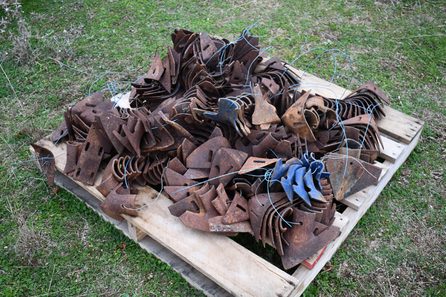 Lot 109 - Pallet of used scarifier points | AuctionsPlus