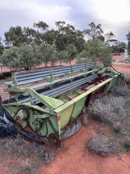 Lot 244 - John Deere 20ft header front | AuctionsPlus