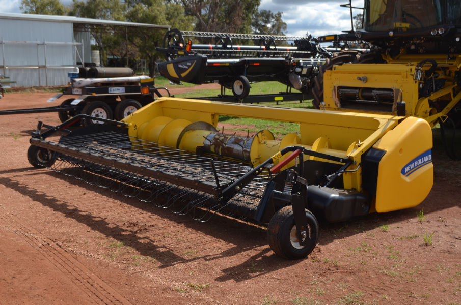 Lot 198 - 2021 Canola Pick-up Front | AuctionsPlus
