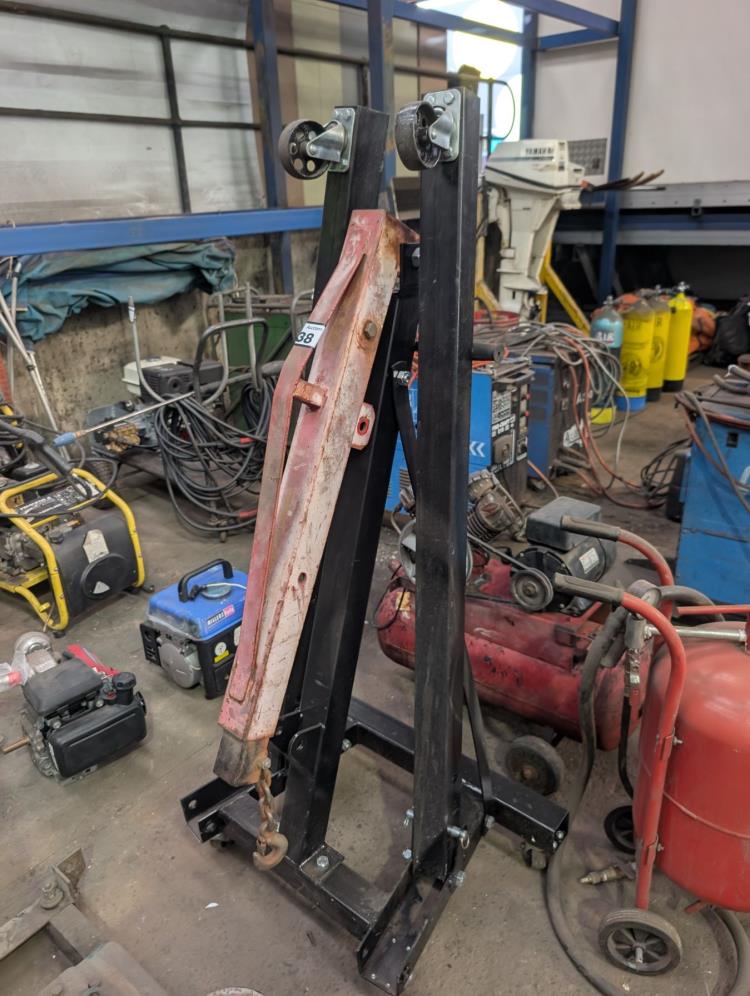 Lot 38 - Engine Lifter | AuctionsPlus