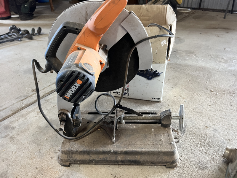 LOT 130 - WORX DROP SAW | AuctionsPlus