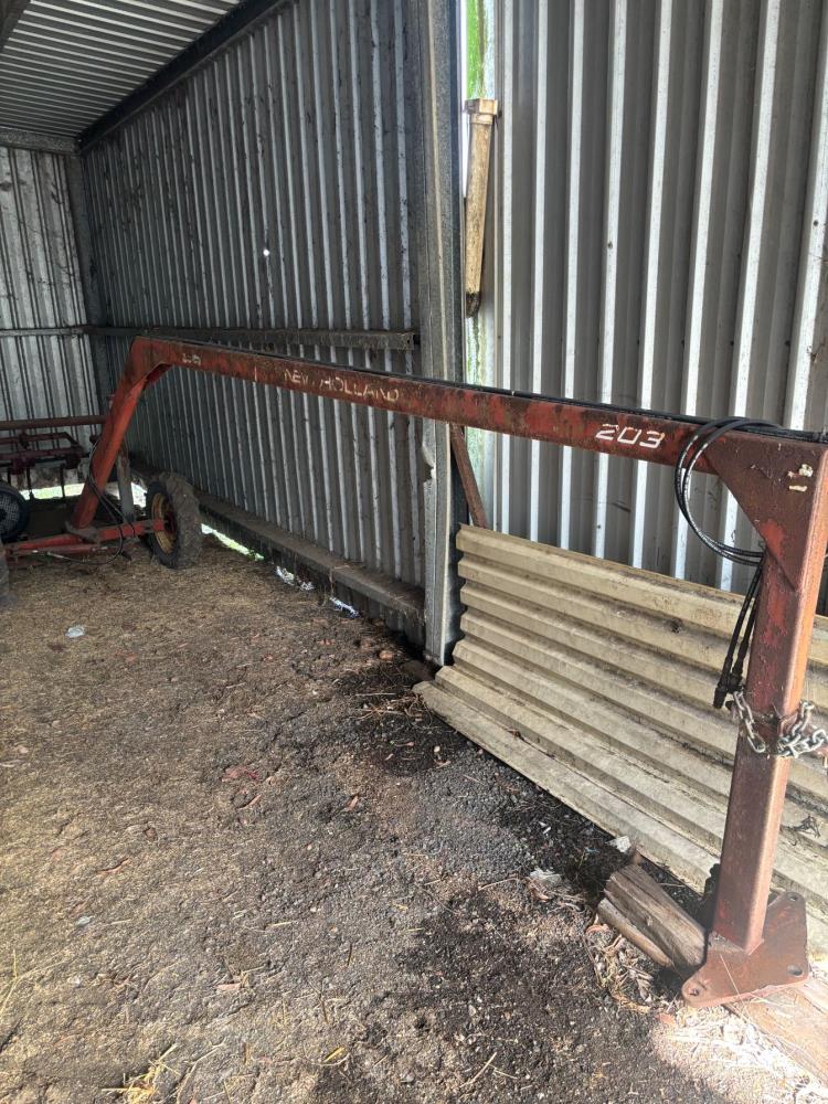 New Holland 203 Dual Rake Hitch | AuctionsPlus