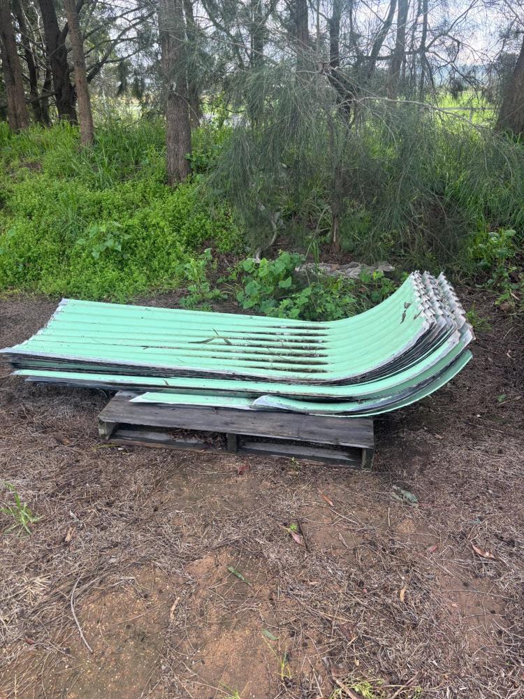 Lot 22 - Bull Nose Corrugated Iron | AuctionsPlus