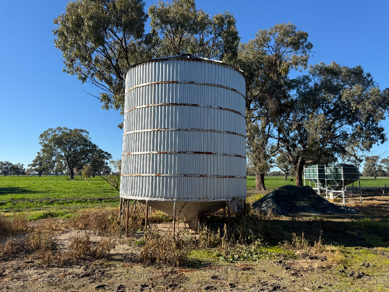 Lot 61 - Nelson 40T Mobile Field Bin | AuctionsPlus