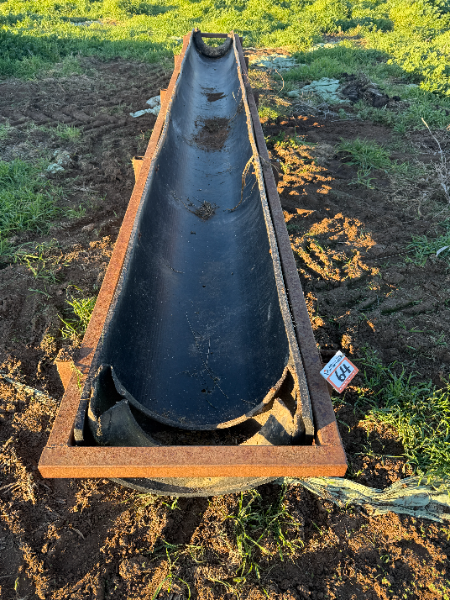 Lot 64 - Poly Grain Trough | AuctionsPlus