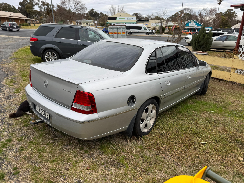 Lot 4 - 2006 Holden Statesman International V6 | AuctionsPlus