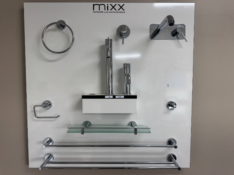 LOT 9 - MIXX Tapware Display | AuctionsPlus