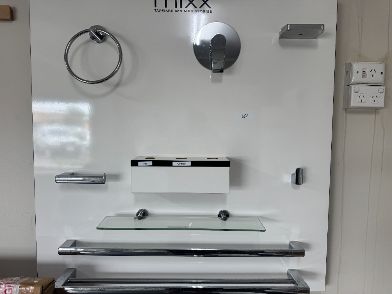 LOT 10 - MIXX Tapware Display | AuctionsPlus