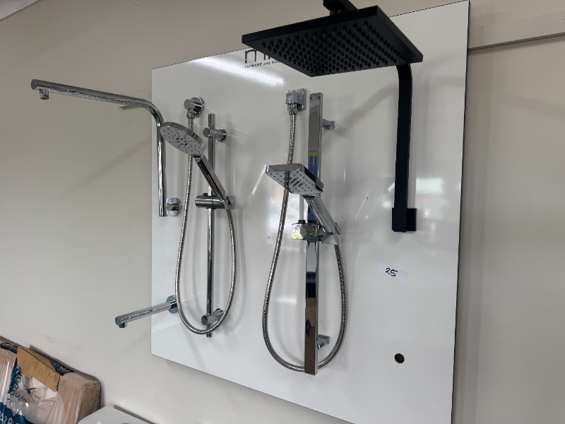 LOT 25 - MIXX Tapware Display | AuctionsPlus