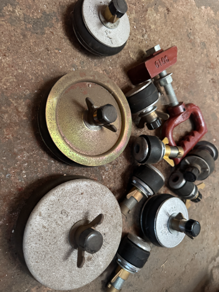 LOT 418 - Assorted Test Plugs & Lifting Handle | AuctionsPlus