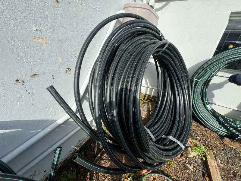 LOT 647 - Green Line Poly Pipe x 2 | AuctionsPlus