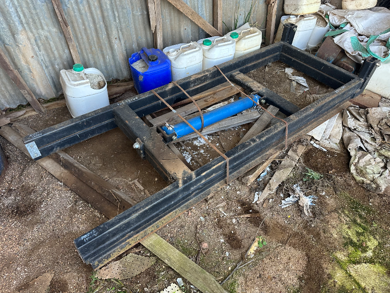 Lot 148 - Tipper sub-frame suit Toyota Landcruiser ute | AuctionsPlus