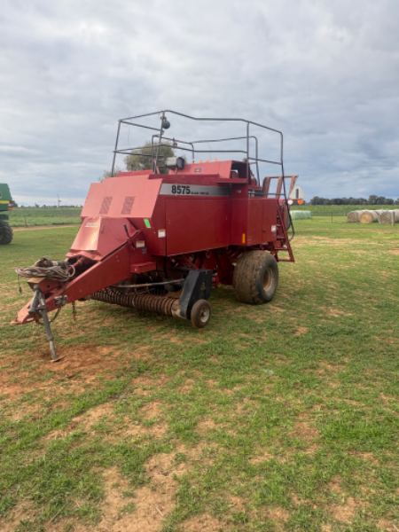 Lot 27 - Case 8575 square baler | AuctionsPlus