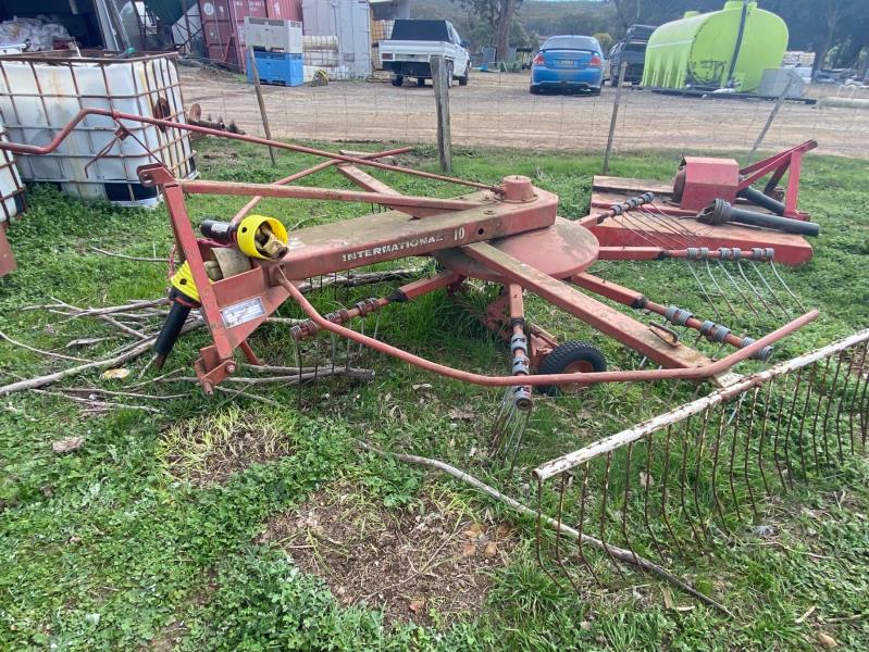Lot 21 - HAY RAKE | AuctionsPlus
