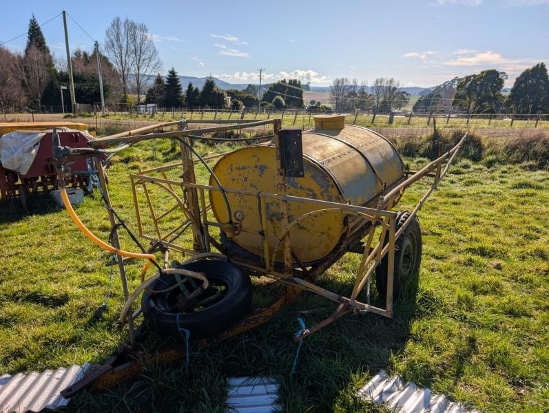 Lot 15 - Trailing 1000L PTO Drive Spray Unit | AuctionsPlus