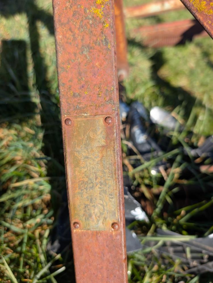 Lot 40 - Potato Moulder 3 Furrow | AuctionsPlus