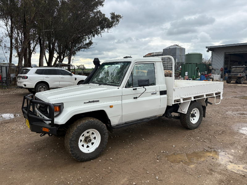 Lot 200 - Land Cruiser Ute | AuctionsPlus