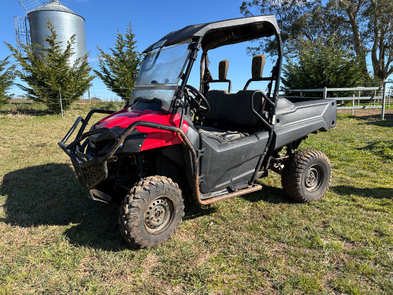 Lot 17 - 2020 Honda Pioneer 700 Side by Side | AuctionsPlus
