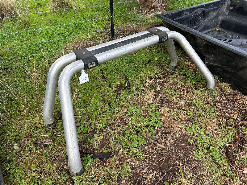 Lot 47 - Roll bar | AuctionsPlus