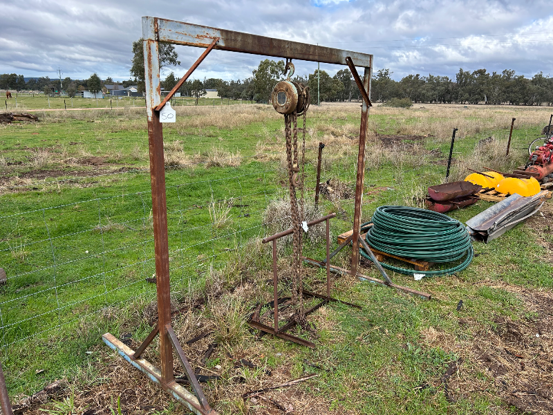 Lot 50 - Gantry | AuctionsPlus