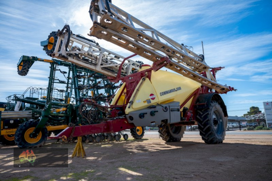 Lot 37 - (8771) Hardi Commander 6536 | AuctionsPlus