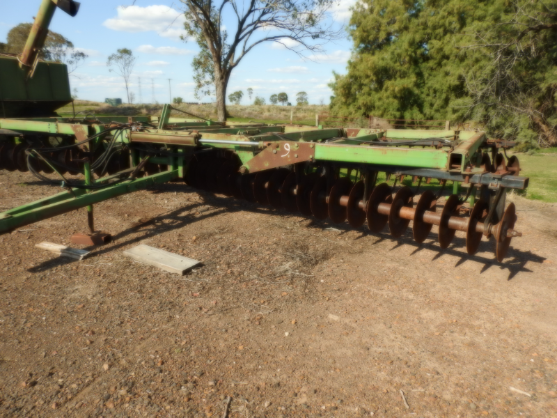 Lot 9 - Offset Discs | AuctionsPlus