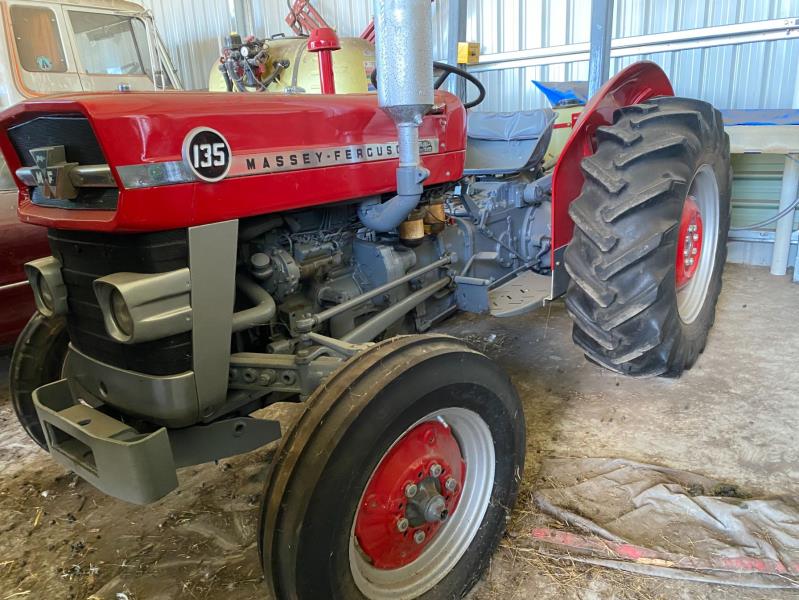 Lot 24 - 1967 Massey Ferguson 135 Tractor | AuctionsPlus