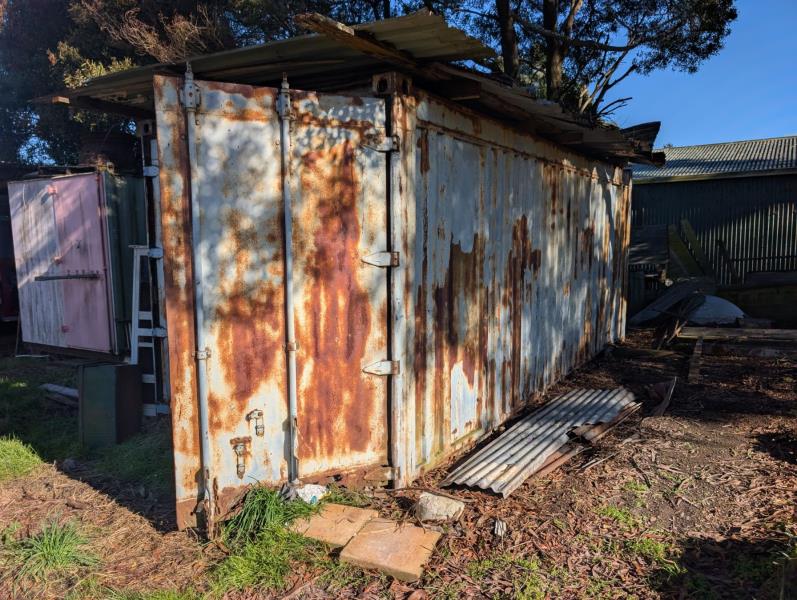 Lot 76 - Shipping Container 20’ | AuctionsPlus