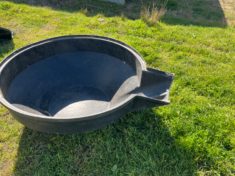 Lot 46 - Grain Auger Hopper - Round | AuctionsPlus