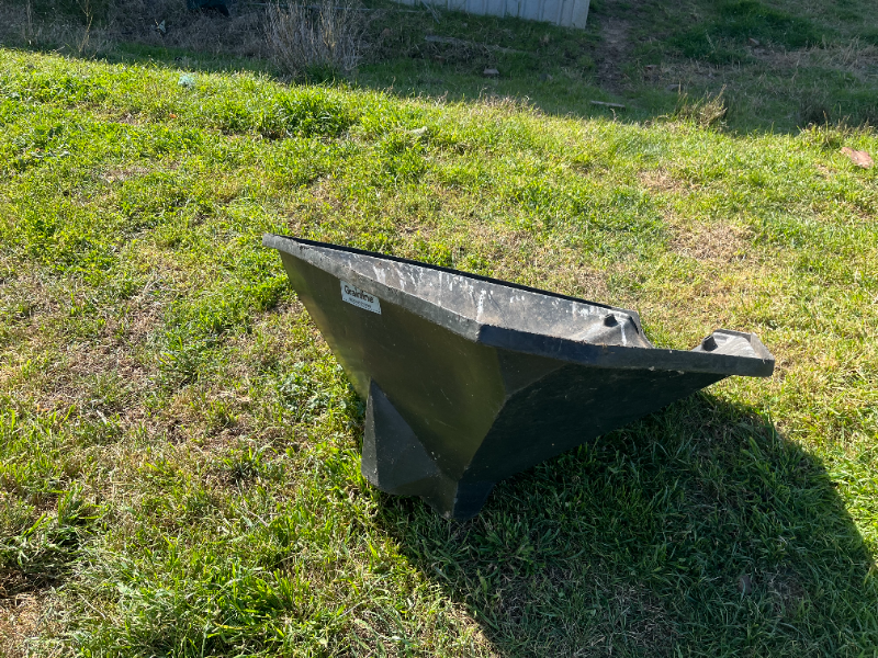 Lot 47 - Grain Auger Hopper - Triangular | AuctionsPlus