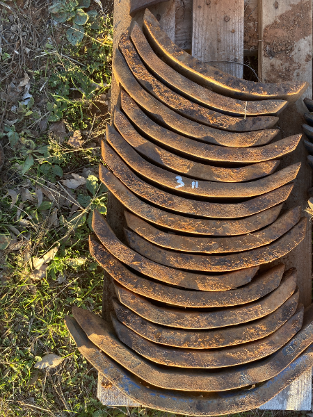 Lot 184 - 18 Broad Chisel Double Ended | AuctionsPlus