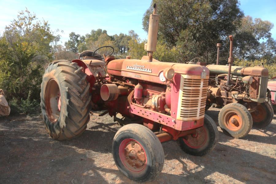 Lot 9 - McCormick International AW-7 tractor | AuctionsPlus