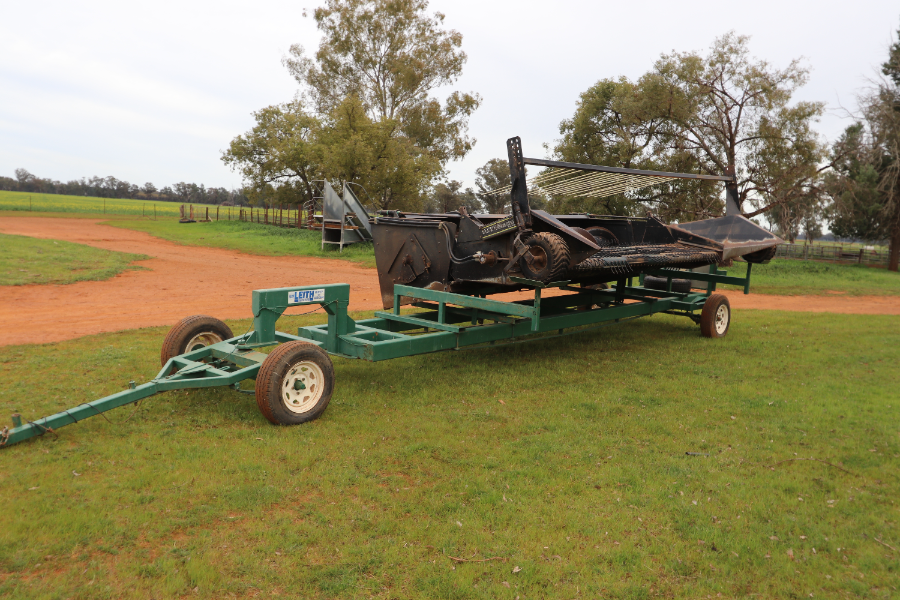 Lot 30 - 2013 Countrywide 2000 Canola Front on Leith trailer | AuctionsPlus