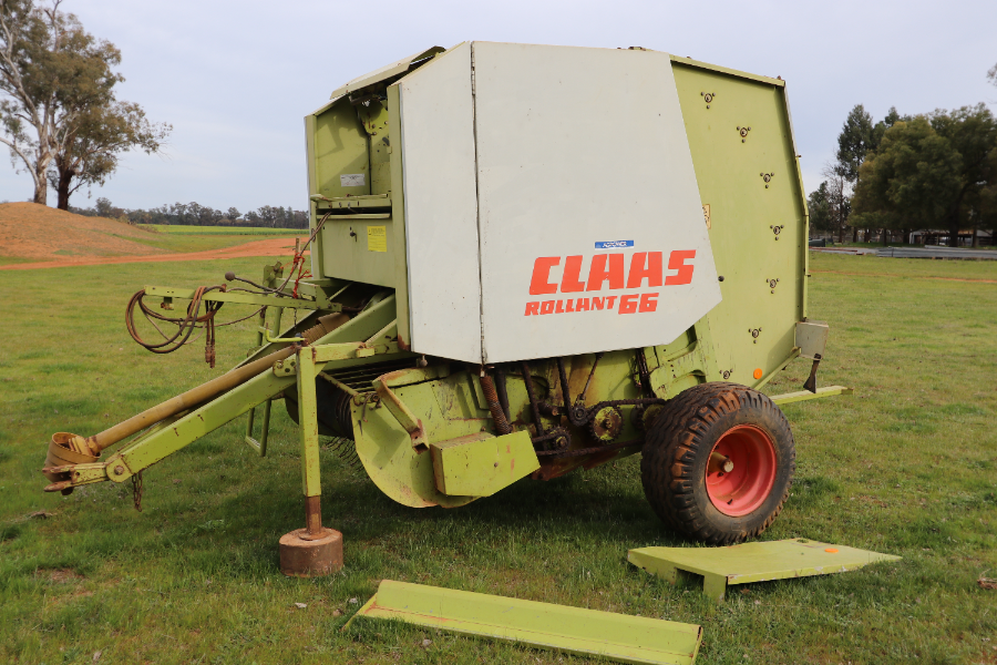 Lot 56 - Class Rollant 66 round baler, 6ft x 4.5ft, sft centre, good ...